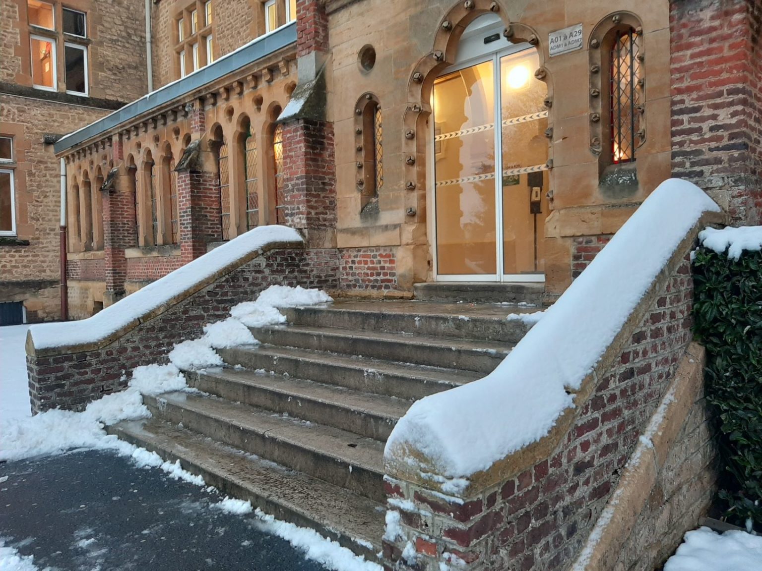 Mabillon sous la neige janvier 2021 - Ensemble Scolaire Catholique du ...